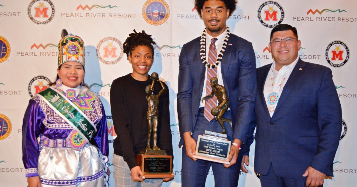 Baker and Smith Take Home 2023 Gillom and Howell Trophies | Visit Jackson